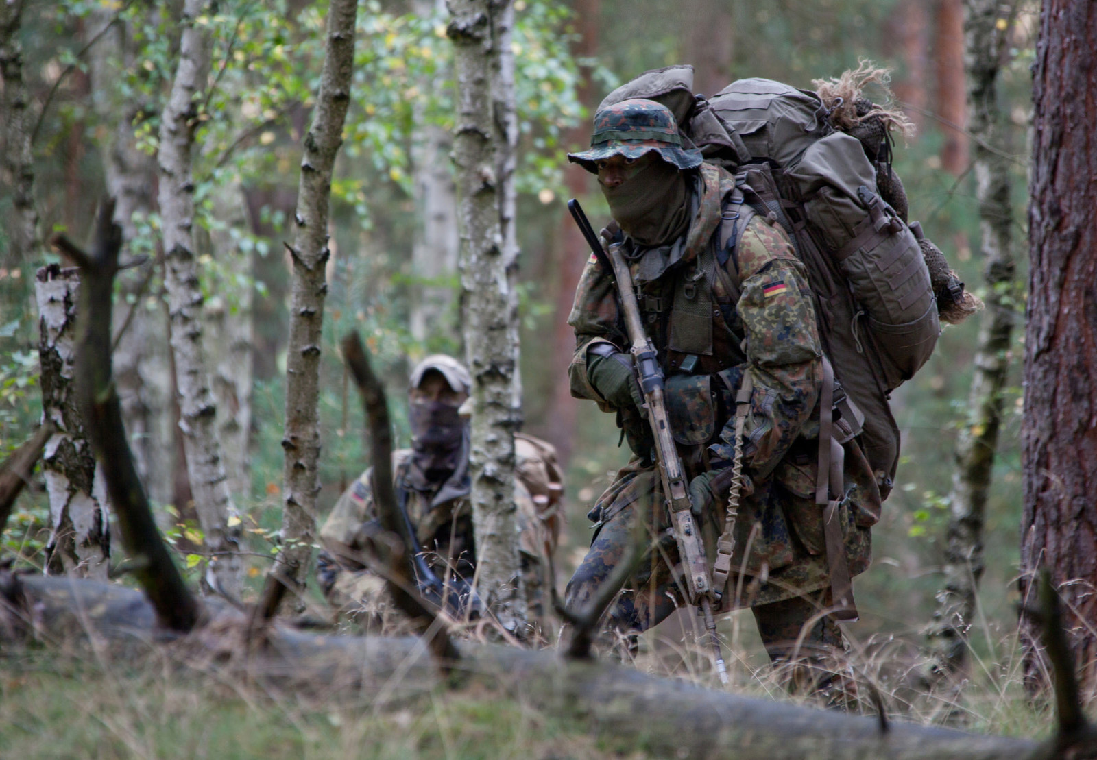 Fernspäher auf dem Marsch - ESUT - Europäische Sicherheit & Technik