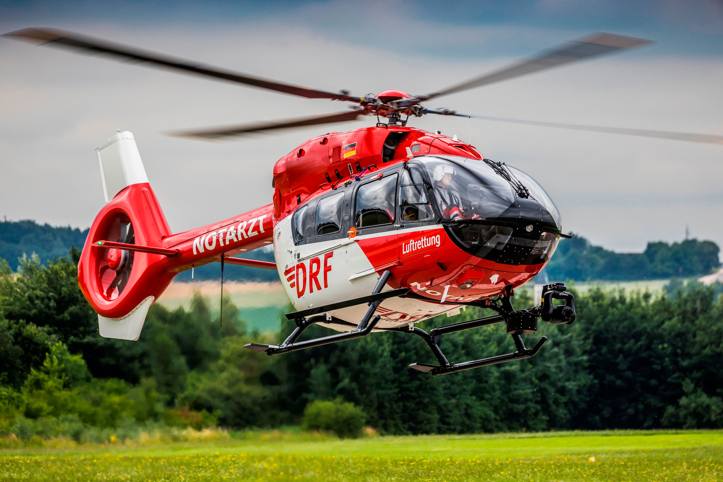DRF Luftrettung erweitert H145-Flotte - ESUT - Europäische Sicherheit ...