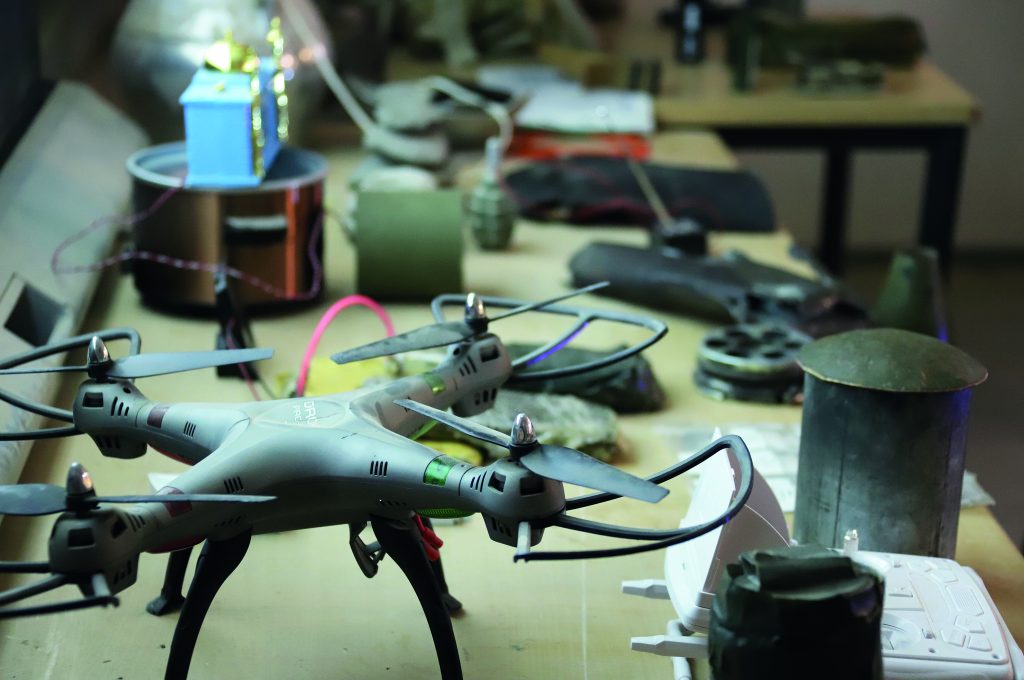 Pilotdienste Counter-Improvised Explosive Devices und Technical ...