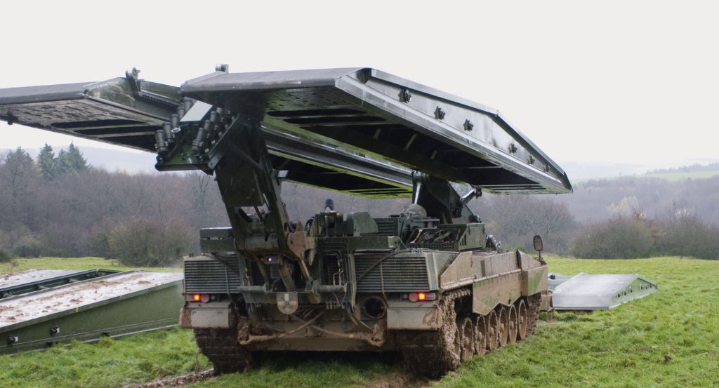 Br ckenlegepanzer Leguan RC Mit Fernsteuerung Br ckenlegepanzer Leguan RC Mit Fernsteuerung