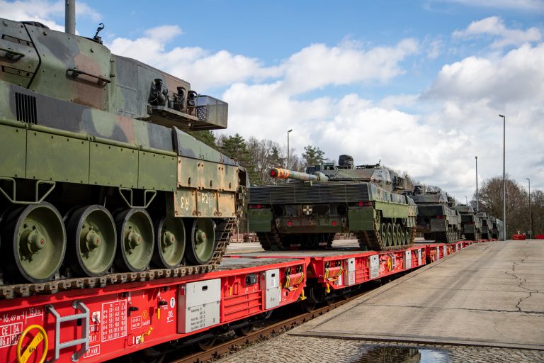 Deutsche Leopard 2 A6 und Marder 1 A3 sind in der Ukraine