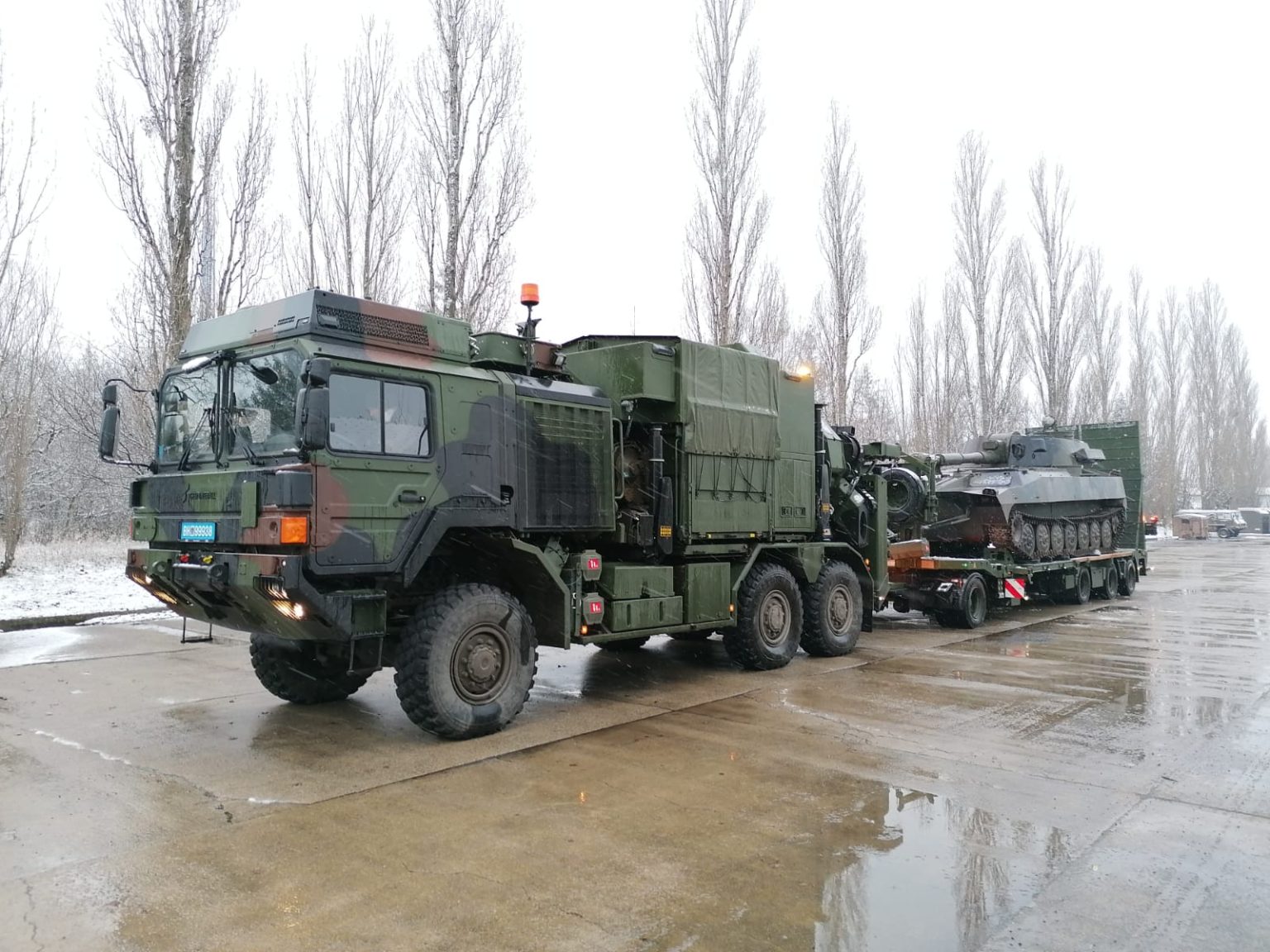 Mittlere HX2-Bergefahrzeuge und Tieflader Quattro für das Bundesheer