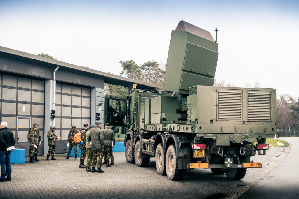 Erstes Multi-Mission-Radar GM200 MM/C an die Niederlande übergeben