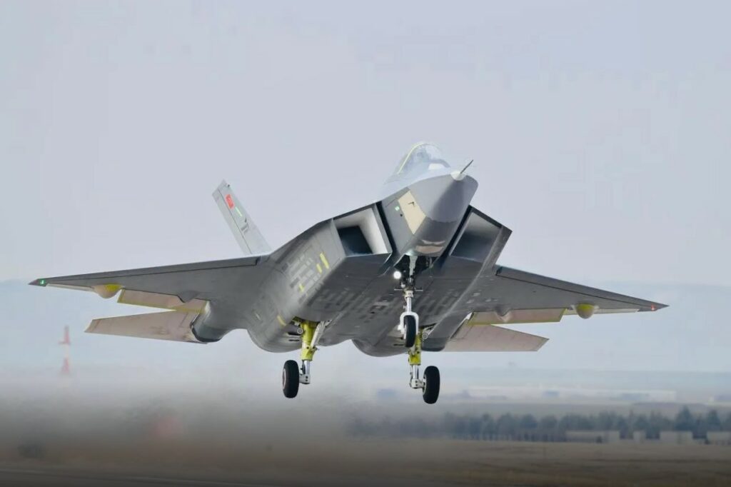 Das neueste Kampfflugzeug Kaan der Turkish Aerospace absolviert Jungfernflug