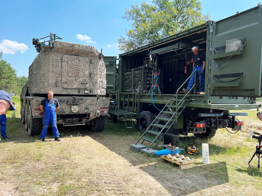 Artillery gun module on Boxer and Piranha in direct comparison