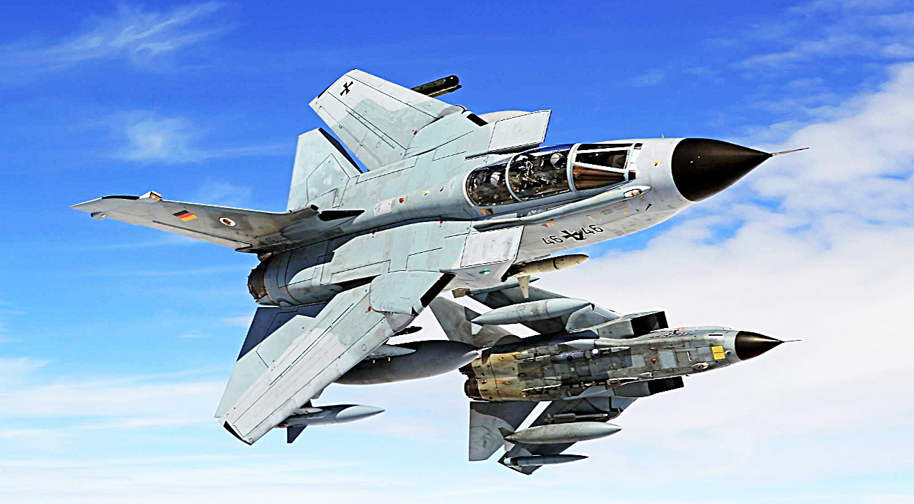 45 Head-up-Displays für Tornado