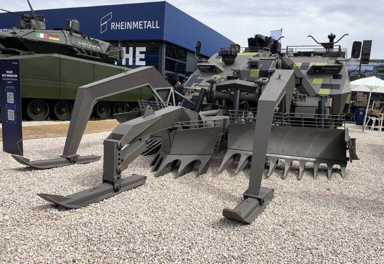 Minenräumpanzer Keiler NG in Aktion