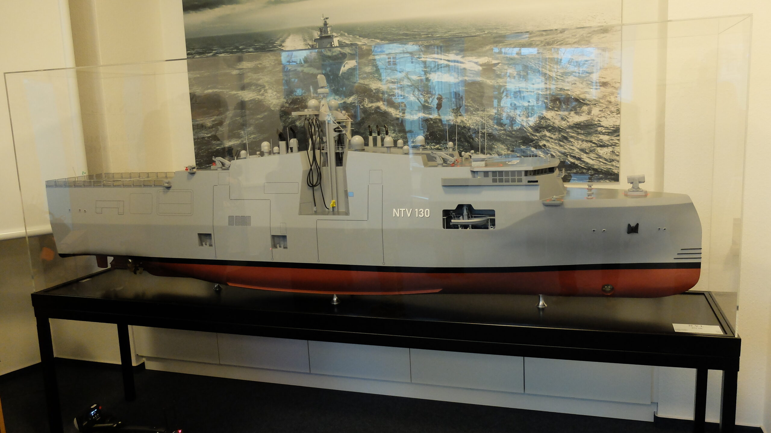 Zwischen Werften und Wahlkampf: Pistorius bei Airbus und NVL in Bremen - ESUT - Europäische ...