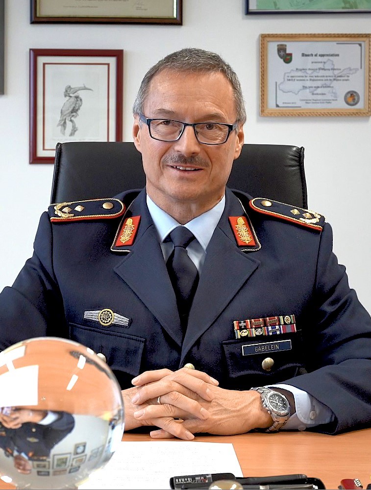 Generalinspekteur übergibt die Führung des Planungsamtes der Bundeswehr ...