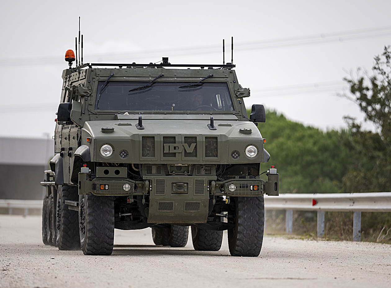 Iveco Defence Vehicles entwickelt robotische und autonome Systeme (RAS ...