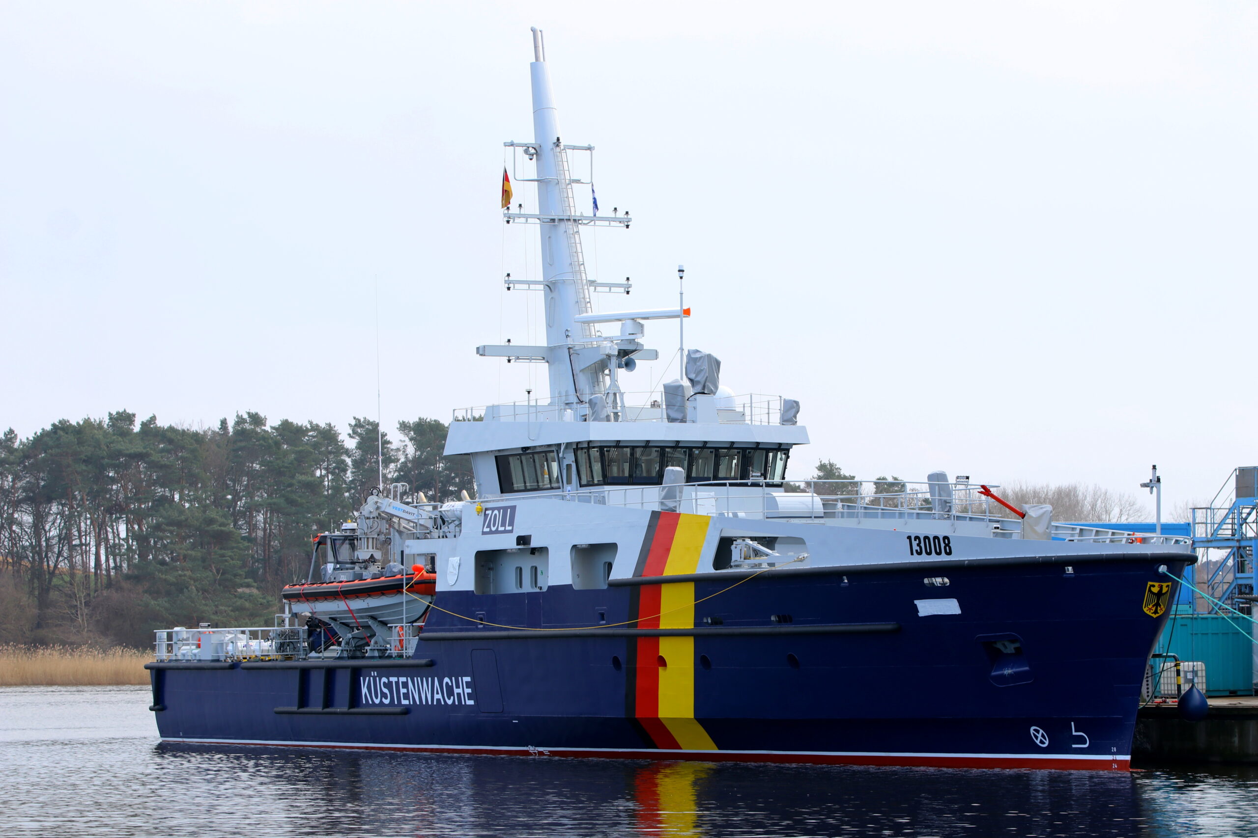 Zollschiff mit LNG-Antrieb: Peene-Werft übergibt zweites Spezialschiff ...