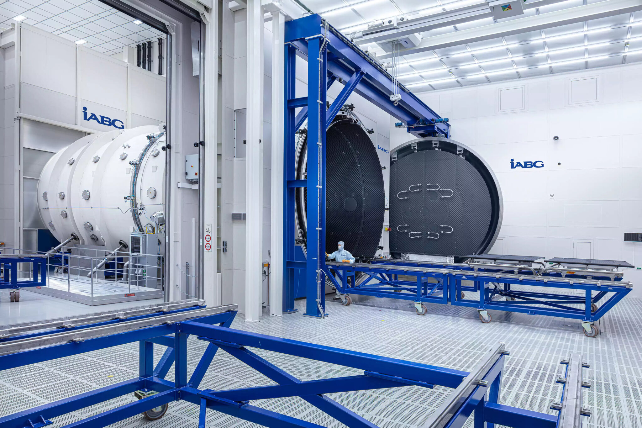 IABG eröffnet Testzentrum für elektro-optische Satellitensysteme