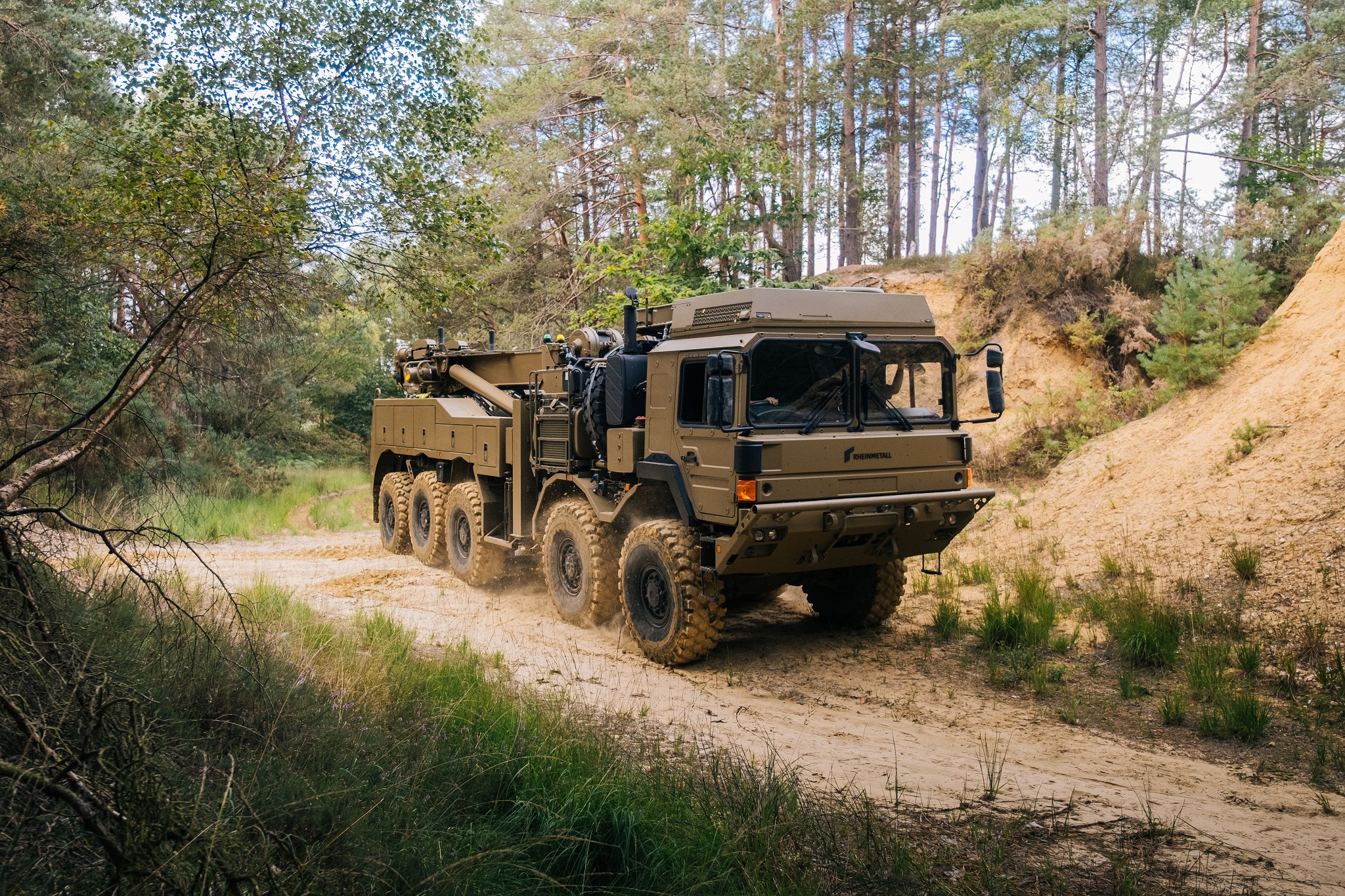 DSEI 2025: Rheinmetall MAN Military Vehicles zeigt HX 10x10