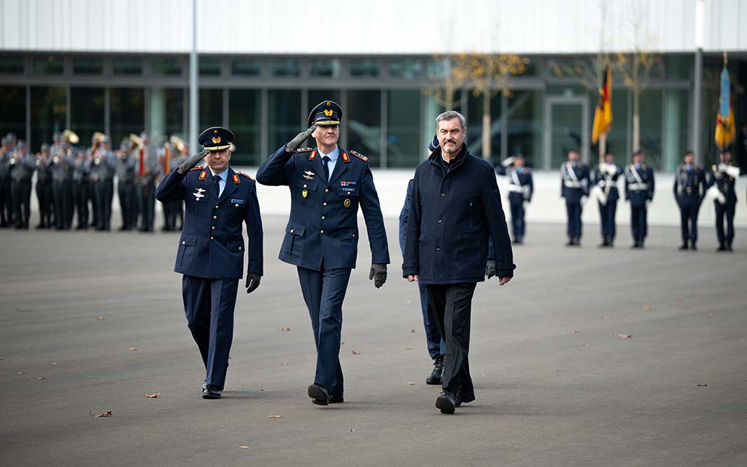 Offizierschule der Luftwaffe in Roth in Dienst gestellt - ESUT ...