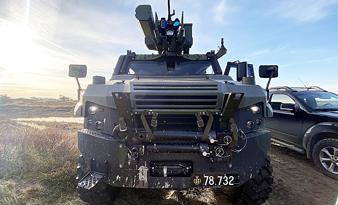 Eagle V bewaffnet mit Protector RS4 und integrierter Spike LR2